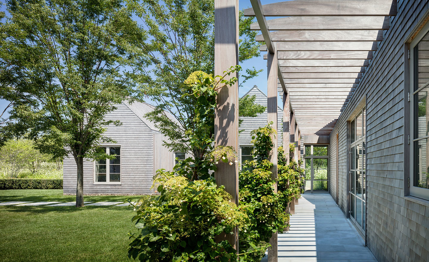 Steven Harris Architects LLP - Sagaponack Barn Compound, NY | Steven ...